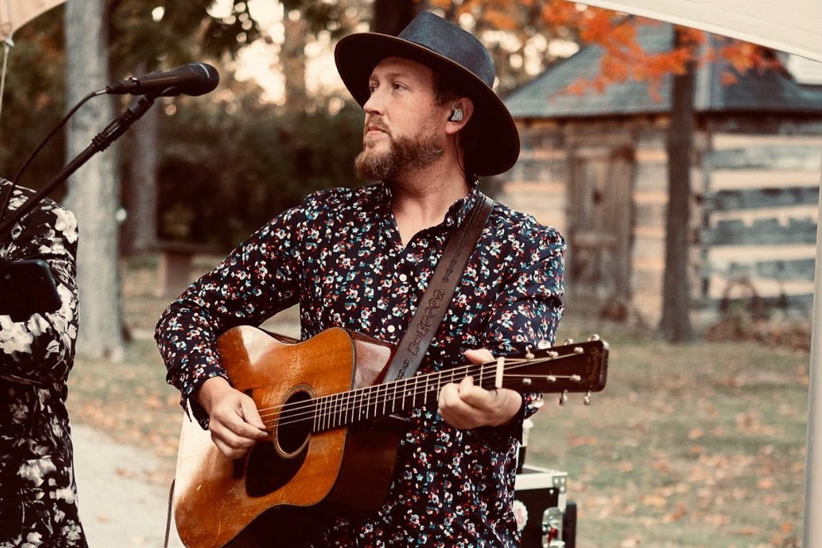 Jonathan Goodwin – Paige Capos